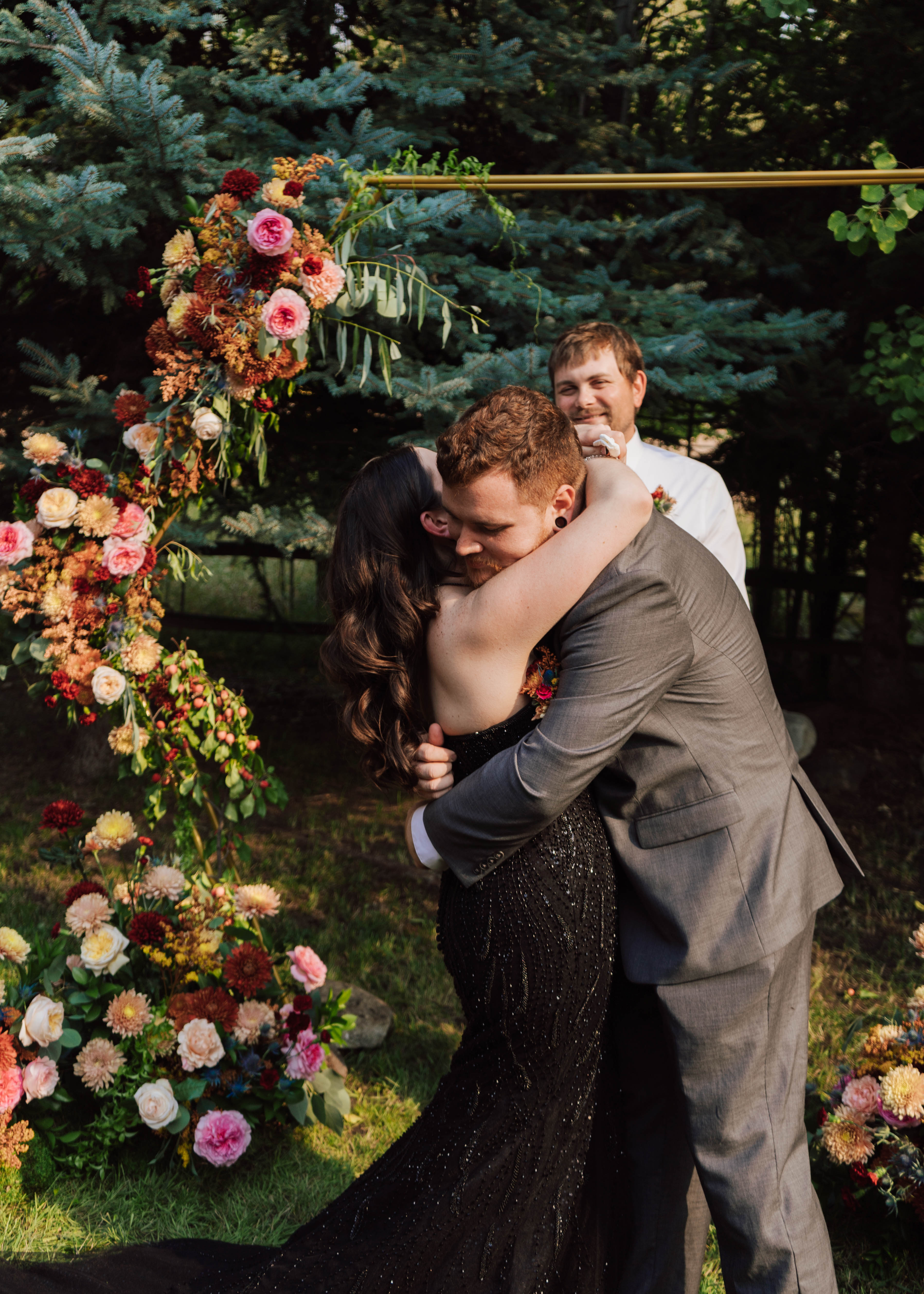 Create a Jewel Tone Fall Themed Wedding theme | FiftyFlowers