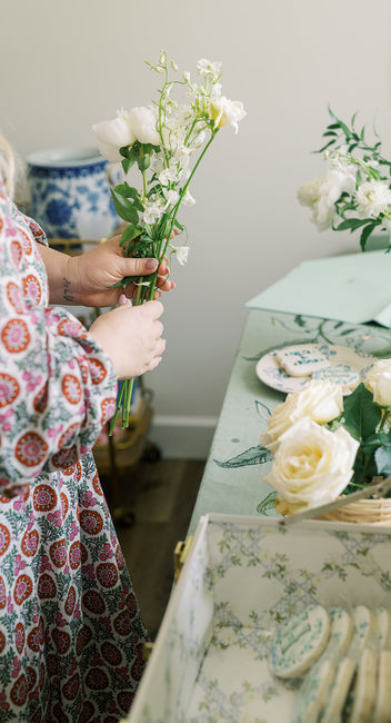 Buy Wholesale Refreshing Springtime Bouquet Bar in Bulk - FiftyFlowers