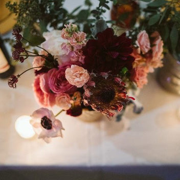 Create a An Intimate Romantic Wedding theme | FiftyFlowers